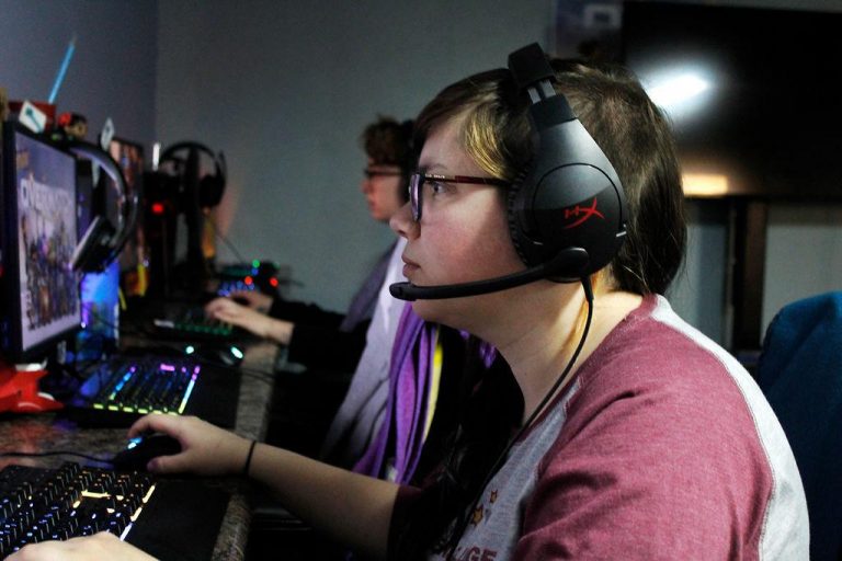 Best College Varsity Esports Programs - Intelligent